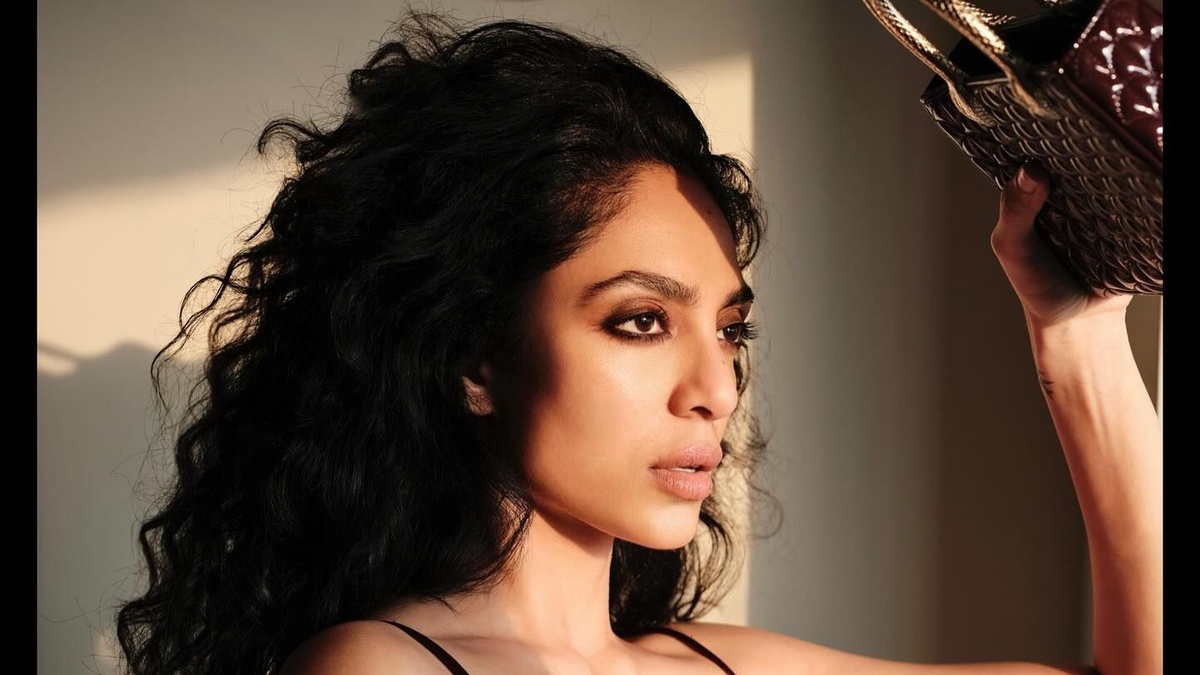 Here’s our list of Reddit-approved Indian curly hair products - The Nod Mag